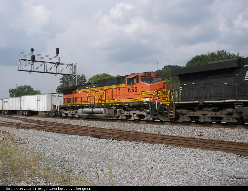 BNSF 653